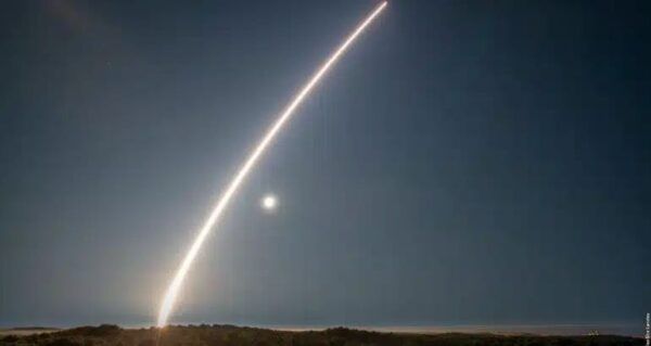 US Air Force engineers prepare rocket sled for hypersonic ground tests ...